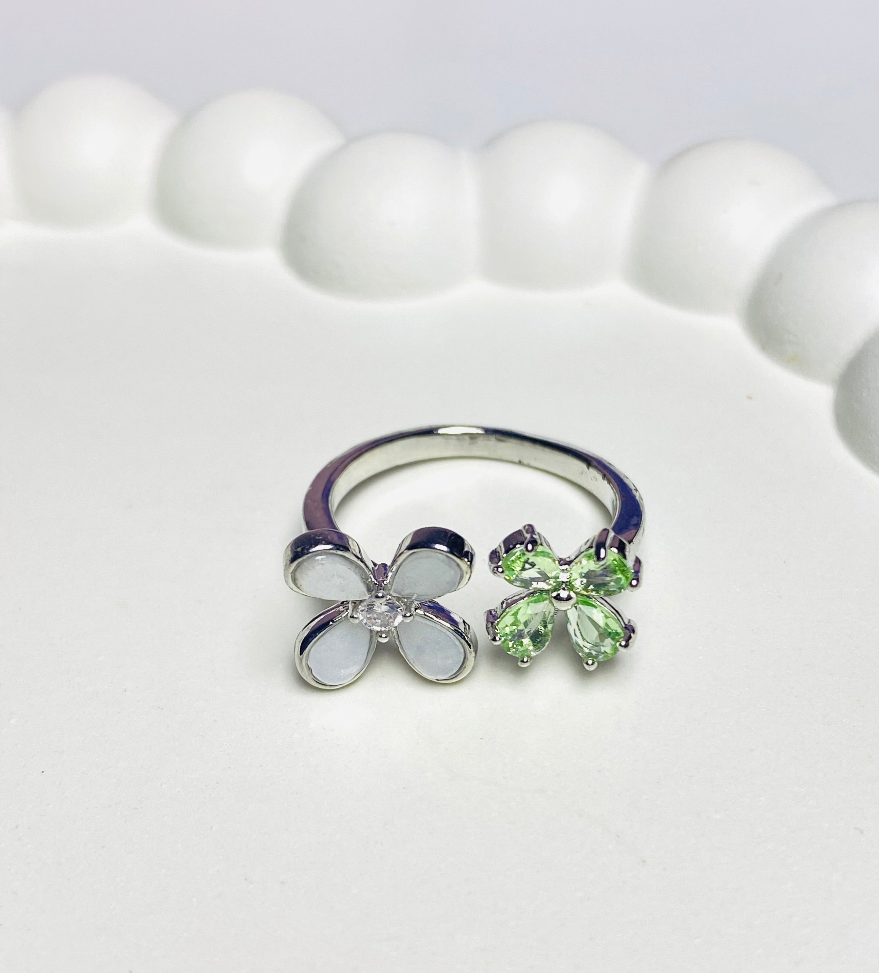 Green dual flower adjustable ring – Lavenlady